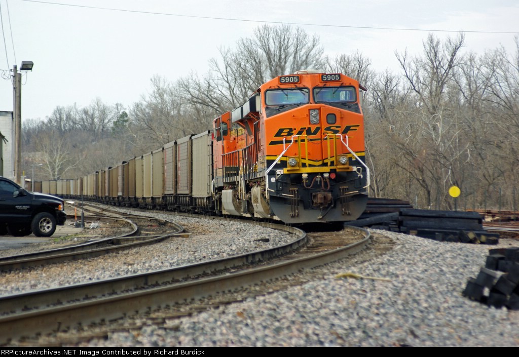 BNSF 5905